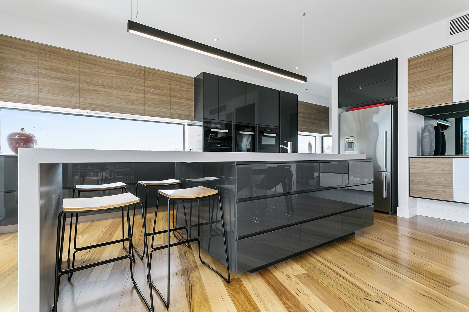 The Crescent Display - Projects - polytec