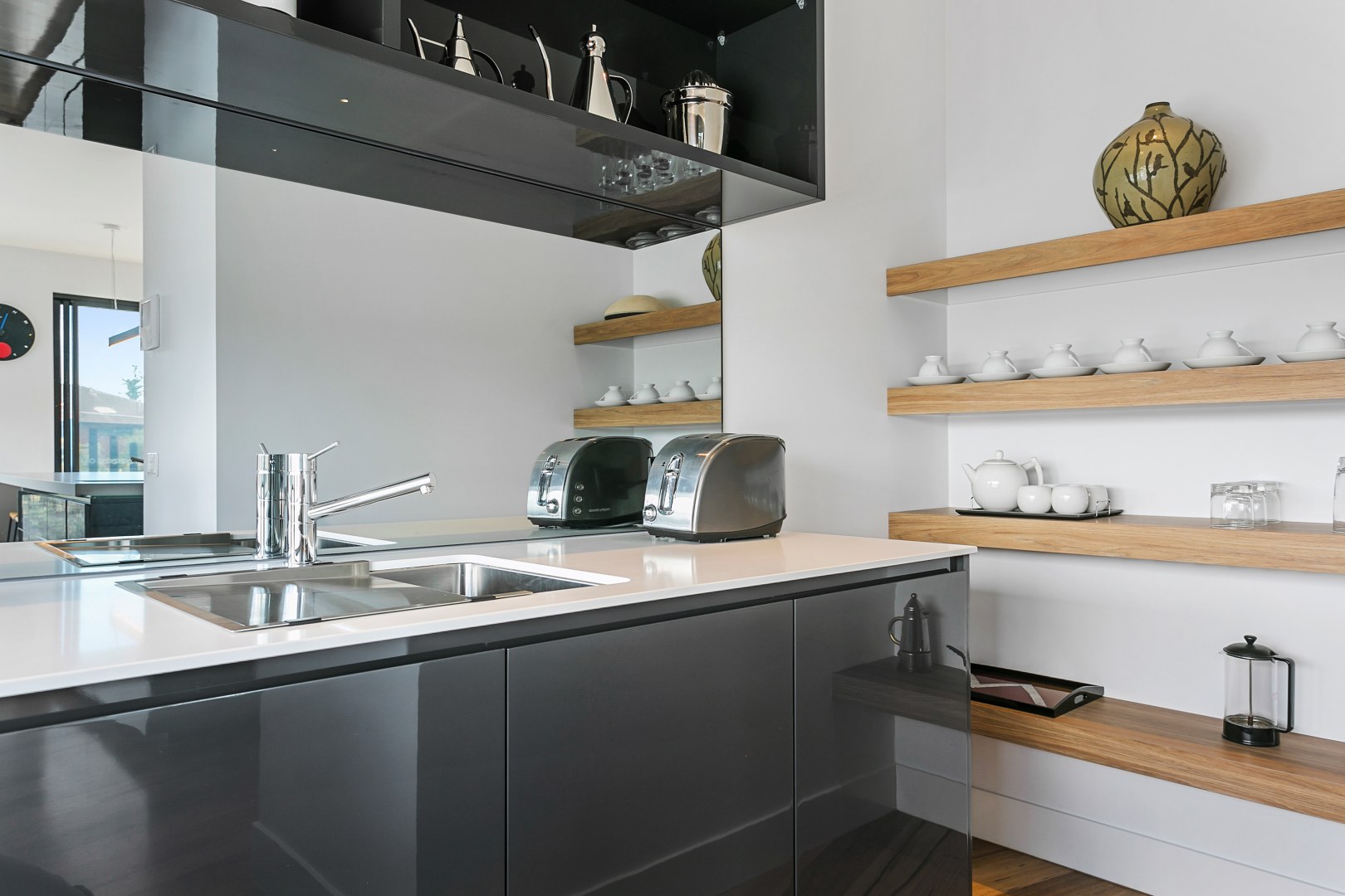 The Crescent Display - Projects - polytec