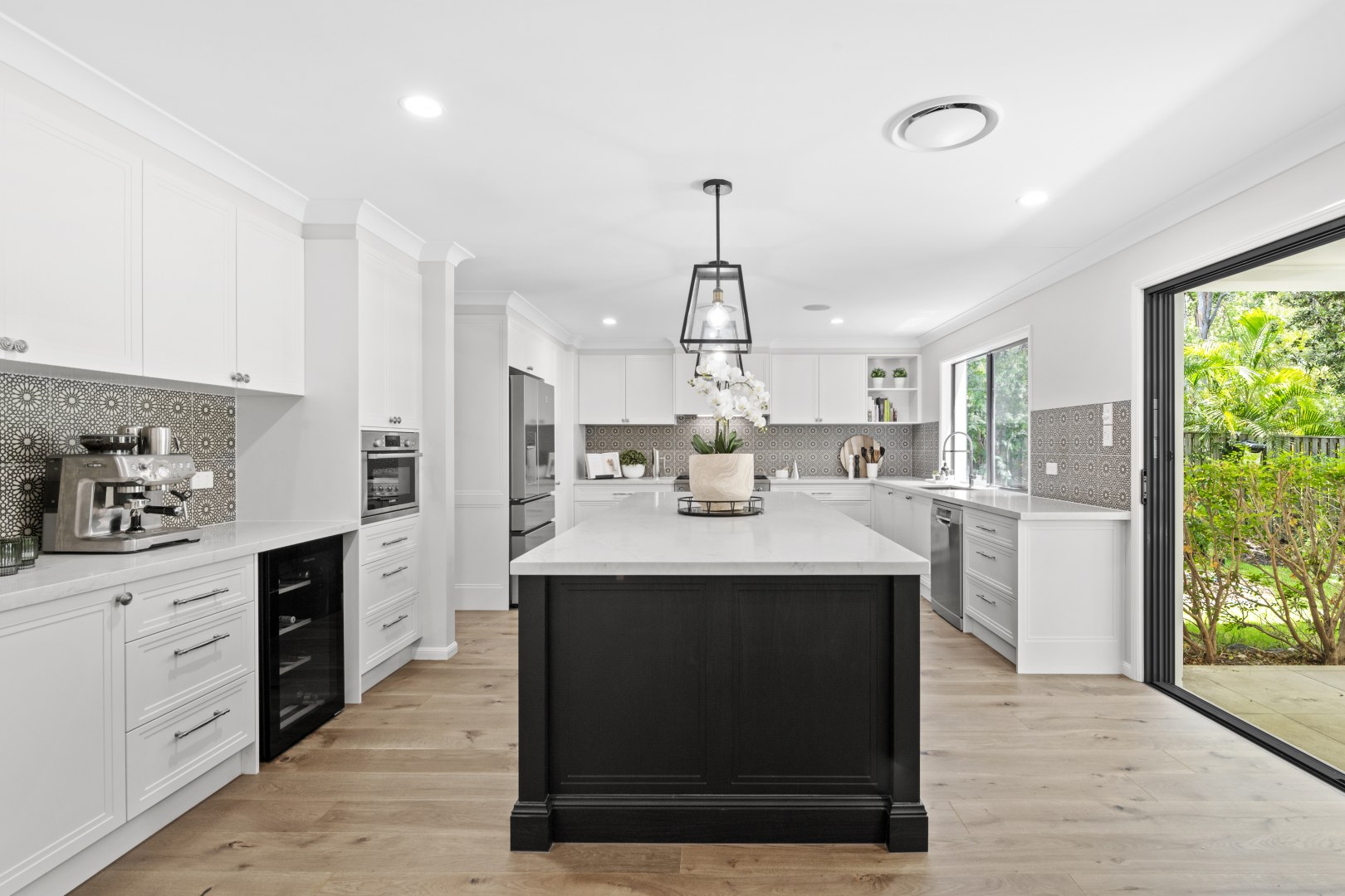 Coomera Kitchen - Projects - polytec