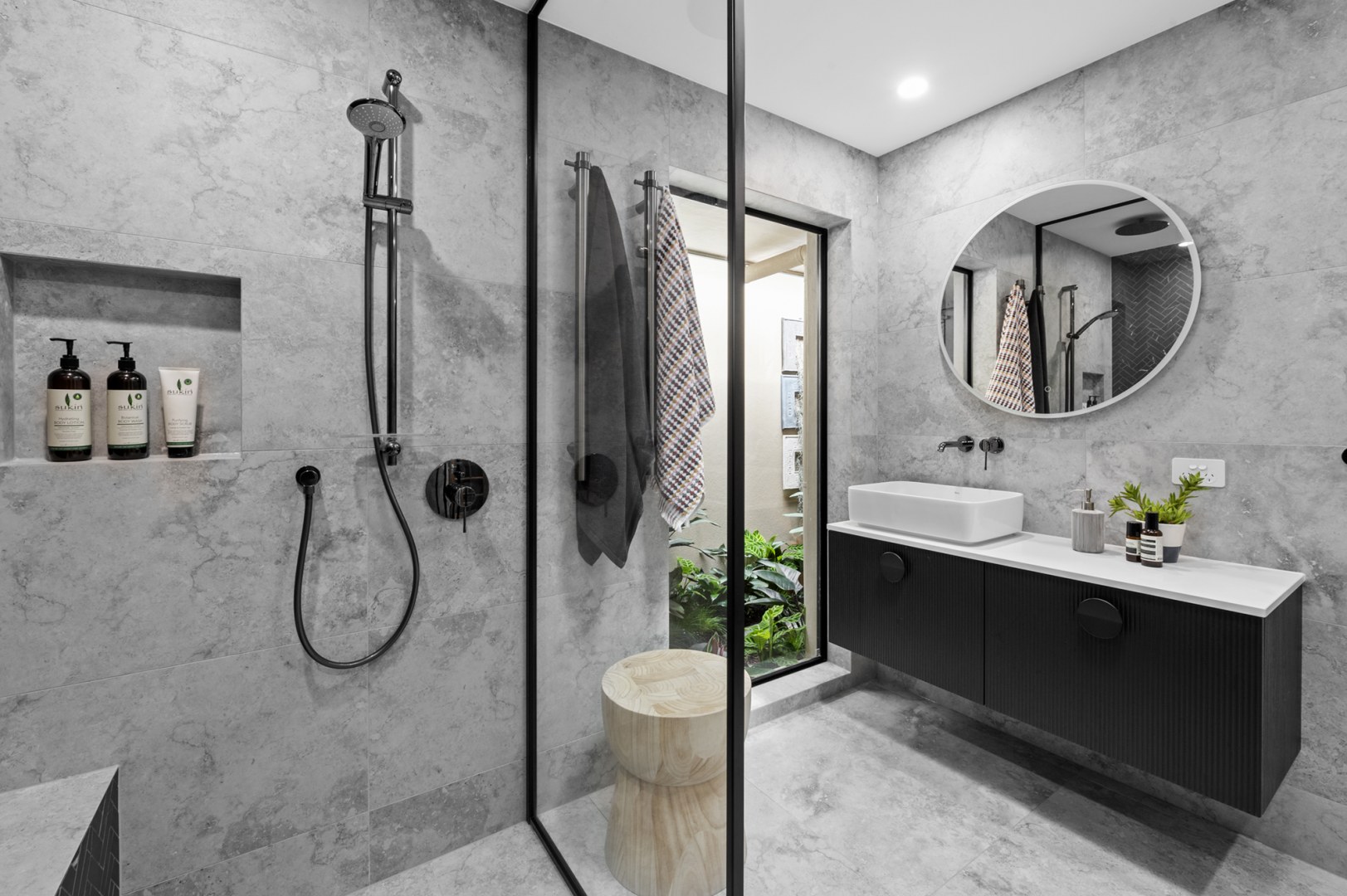 Bathroom Currumbin Valley - Projects - polytec